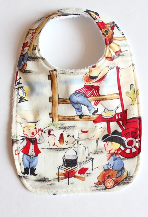 Easy baby bib pattern and tutorial | Wolves in London