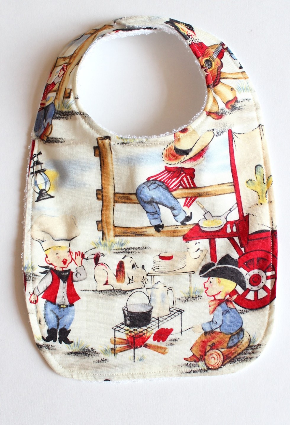 Easy baby bib pattern and tutorial | Wolves in London